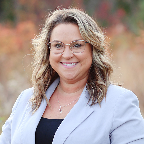 Meet Our Faculty & Staff | Endicott College