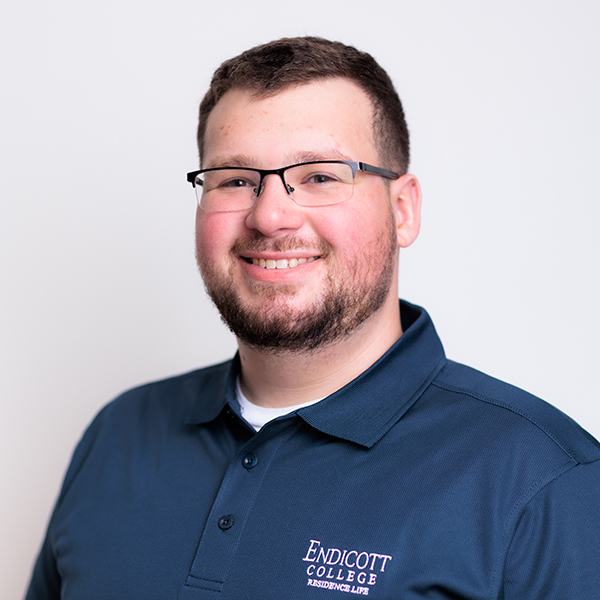 Contact Our Residence Life Staff | Endicott College